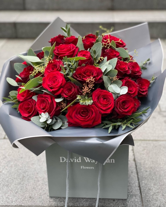 Valentine Red Roses Bouquet – buy online or call 0161 839 4849